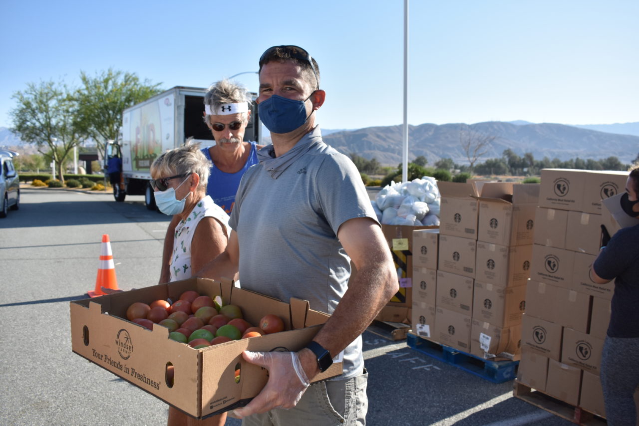 Volunteer FIND Food Bank, Volunteer in Food Distribution